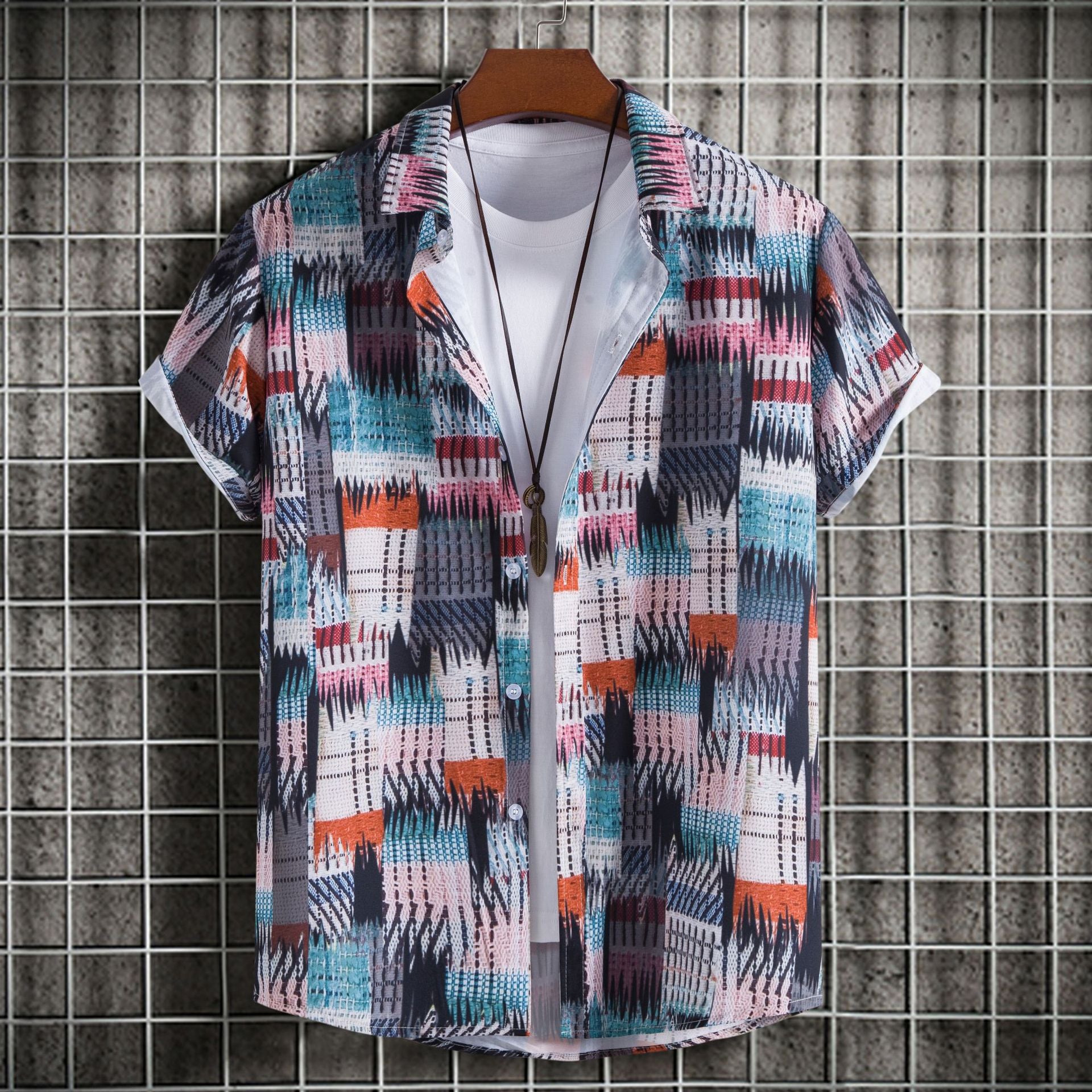 Men's Short Sleeve Shirt with Dynamic Pattern Ivyshape
